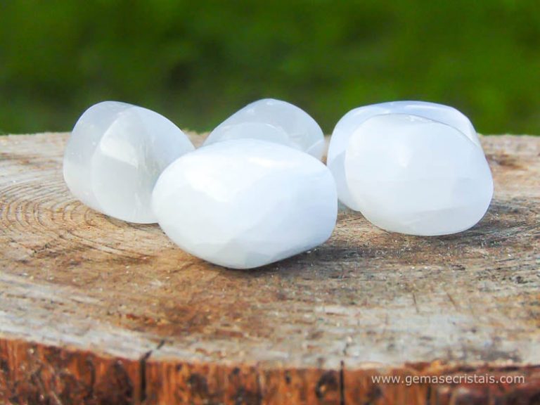 Selenite propriedades e significado | Prana - Gemas e Cristais