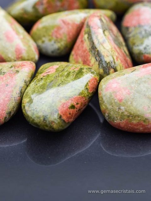 Unakite propriedades e significado | Prana - Gemas e Cristais